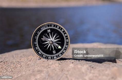 Kompas Analogik Foto Stok Unduh Gambar Sekarang Alam Arah Konsep