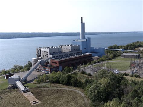 Lansing Debates Construction Moratorium Amid Data Center Controversy