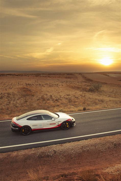 Porsche Taycan Electrotour Maria Pujol