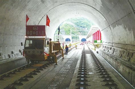 隧道成功“跃龙门” 铁路这样爬上川西高原 四川日报电子版