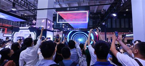 人形机器人，下一个千亿赛道 直击2023世界机器人大会 Top导航