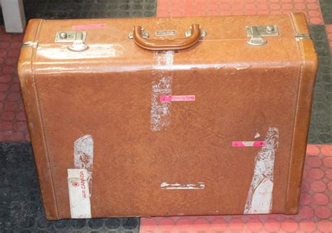 Vintage Mid Century Hard Locking Suitcase
