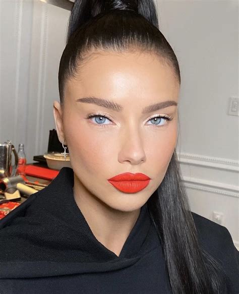 35 Stunning Red Lips Makeup Looks And Ideas Your Classy Look