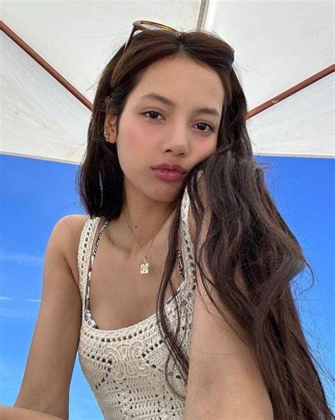 이러다 루이비통家 며느리 되겠어블랙핑크 리사 휴가도 아르노 가족과