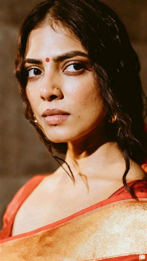Malavika Mohanan Hd Wallpaper 💗 Beautiful Face Aesthetic Wallpapers