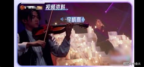 张雨绮和小8岁男友接吻！穿情侣睡衣躺沙发依偎，贴身跳探戈显甜蜜 逍遥自在