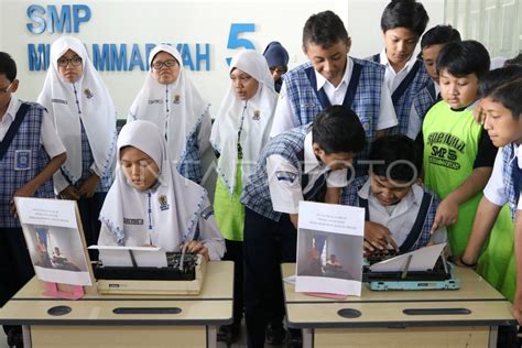 LOMBA MENGETIK NASKAH PROKLAMASI ANTARA Foto