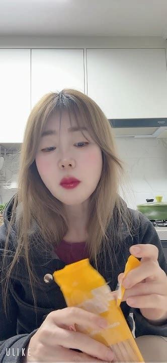 빼빼로 누드빼빼로 손안대고빼빼로먹기 토끼입 Youtube