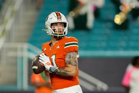 Carson Beck Returns Michael Irvins Favor After Miami Legends Public