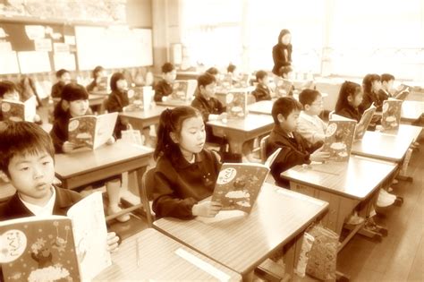 尾道市立土堂小学校 平成24年度 学年のページ 1年生 「1年2組の1日」