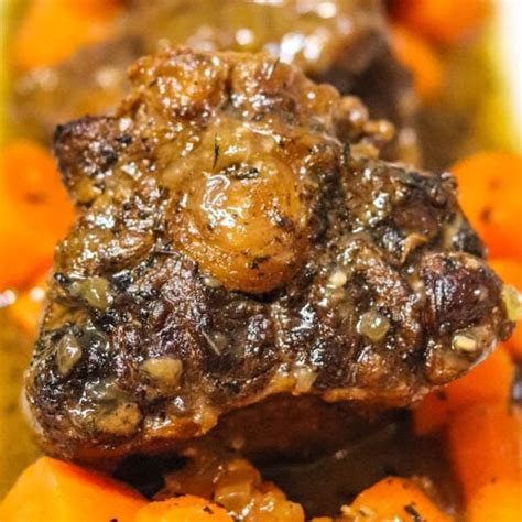 How To Cook Oxtails On The Stove Stovetop Oxtails In Pan