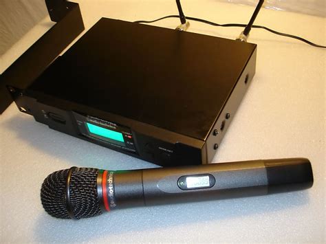Audio Technica Wireless Audio Hand Held Mic System Battery Reverb