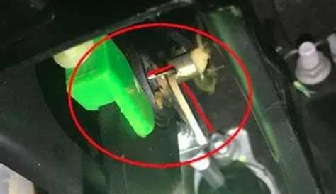 踩离合滋滋响怎么回事 有驾
