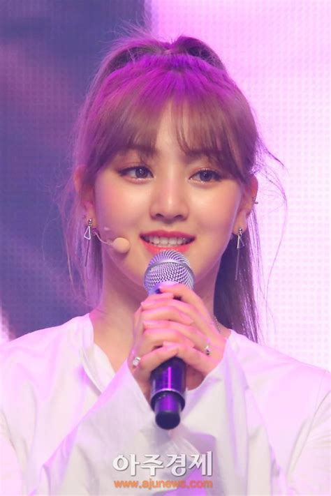 우아하게 Mv 1억뷰 돌파 목전트와이스 지효 얼마나 큰 사랑받고 있는지 생각하게 됐다 아주경제