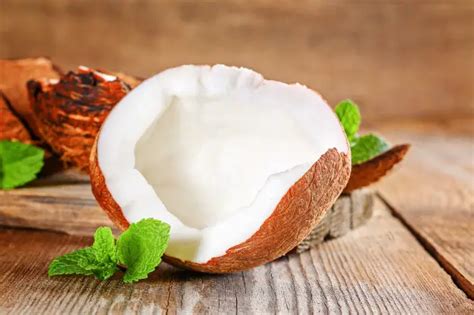 Hindistan Cevizi Yağı Nedir Hindistan Cevizi Yağı Faydaları ve Zararları
