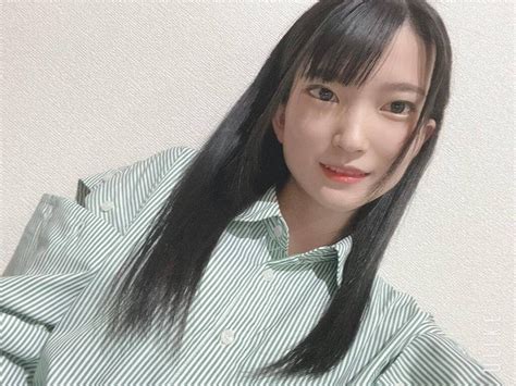 骨感纤细！19岁c罩杯连锁牛丼美少女店员「伊织雏乃」av出道！ 金镂衣