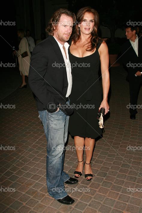 Chris Henchy Y Brooke Shields 2024