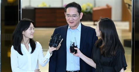 美 출장 마친 이재용 회장 귀국 … “열심히 해야죠”