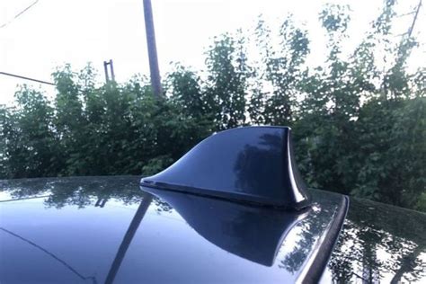 Плавник акули на даху автомобіля — що це і навіщо потрібен