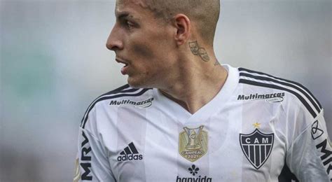 Renan Lodi Ou Alex Telles Veja Substituto De Guilherme Arana Na