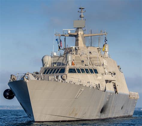 Lcs 2 Uss Independence Class Littoral Combat Ship Us Navy Artofit