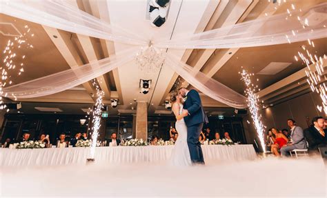 The Great Ginger Growler Wedding Supplier In Wiltshire Fbfw