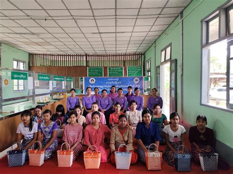 လေးမျက်နှာမြို့နယ်တွင် ဆပ်ပြာဆီပြုလုပ်နည်းနှင့် ပလပ်စတစ်ခြင်းရက်လုပ်နည်း သင်တန်းဆင်းပွဲပြုလုပ