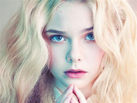 Elle Fanning Wallpaper 4k Beautiful Girl Portrait Blonde