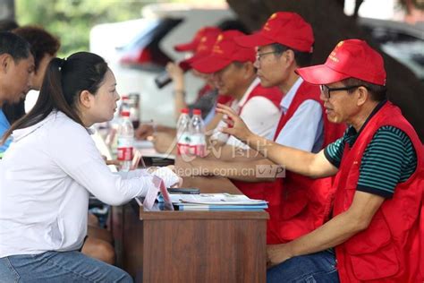 江苏连云港：法律援助服务团普法宣传进社区 人民图片网