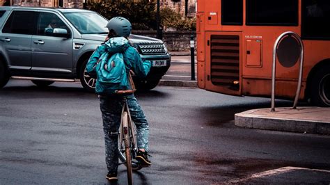 Revised Uk Highway Code Rules Give Cyclists And Pedestrians Priority Over Drivers Bike Perfect