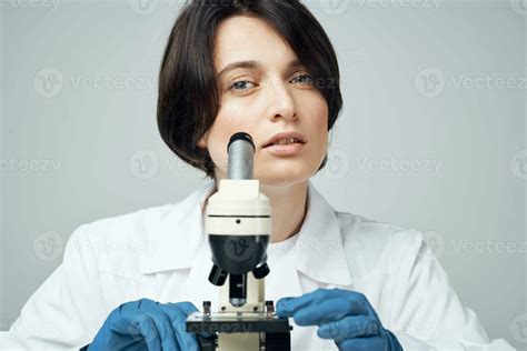 Woman Scientist Laboratory Microscope Biotechnology Research 23762675
