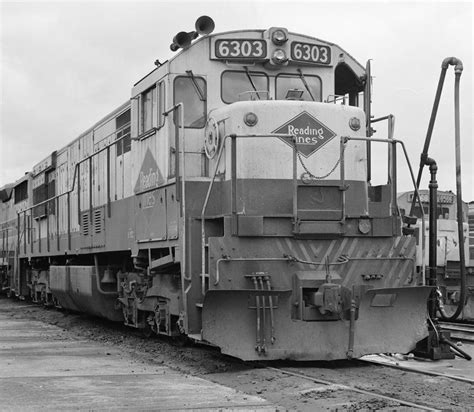 Reading Ge U30c 6303 Location Unknown October 1976 Photographer Unkown Scanned From A 2 1
