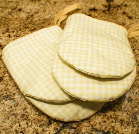 How To Make A DIY Oven Mitt Couture