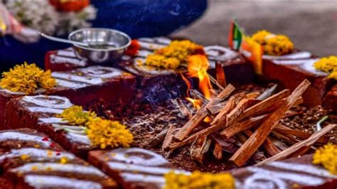 Navratri Hawan Samagri Listहवन के बिना अधूरी है अष्टमी नवमी की पूजा