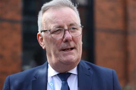 Executive Unanimously Backs Health Ministers Plan To Ban Puberty