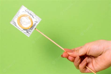 Foto 3 Jenis Kondom Untuk Seks Oral Tak Hanya Untuk Para Pria