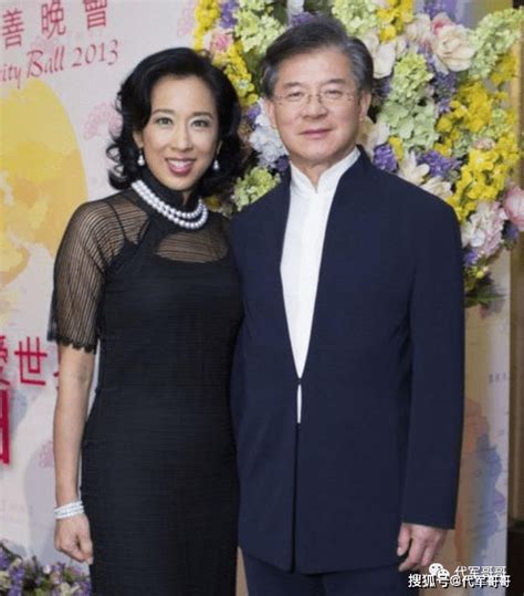 20岁嫁大12岁富二代，50岁二婚再嫁富商，如今63岁的她很美很幸福朱玲玲霍震霆香港