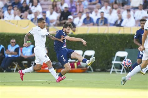 Un résultat historique pour le foot brésilien la presse senflamme au Brésil après la