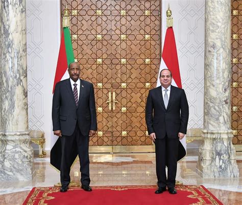 الرئيس السيسي والبرهان يستعرضان آخر مستجدات القضايا الإقليمية