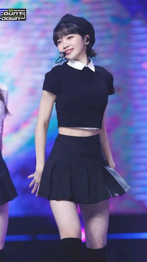 LE SSERAFIM S Fearless And Blue Flame At M Countdown Outfit Ideen Outfit