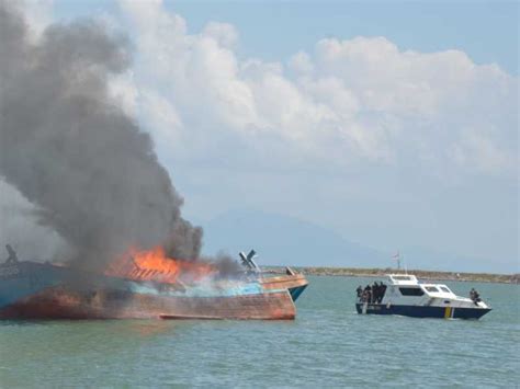 Australia Bakar Kapal Ikan Indonesia Begini Kata Susi Pudjiastuti