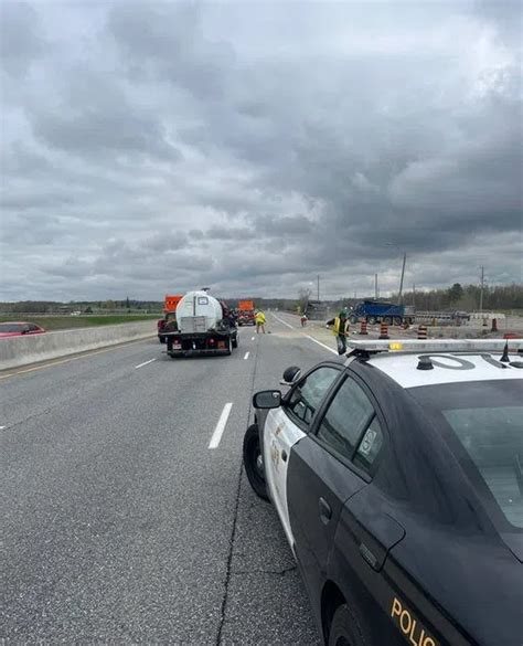Salt Spill Leads To Traffic Gridlock Fm92 South Simcoe Today