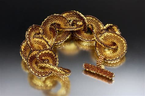 3D Flat Peyote Beaded Spirals Reversible Woven Links Bracelet PDF