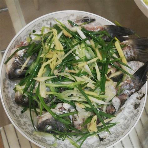 【厨师长教你：“清蒸鲫鱼”的家常做法，营养又美味图片】292929292929下厨房