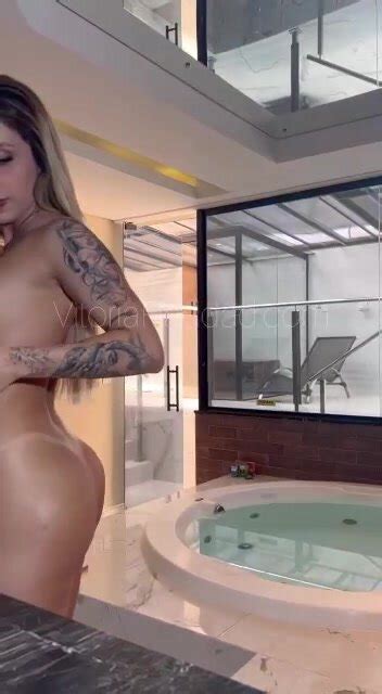 Vitoria Haddad Passing Oil On The Body All Naked Cnn Amador