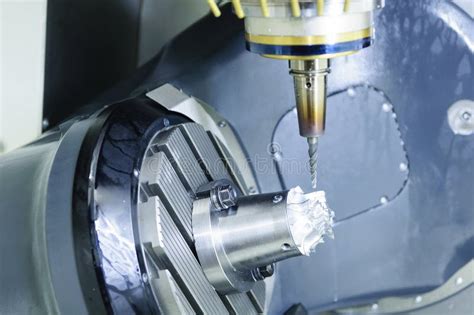 La Macchina Di CNC Di Controllo Numerico Di Computer Di Cinque Asse