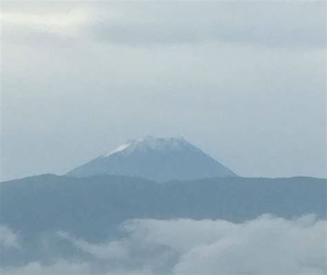 富士山初冠雪、平年より3日遅く ライブドアニュース