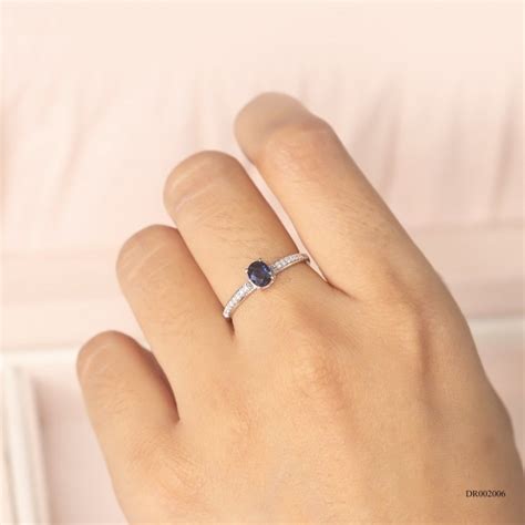 Ternyata Begini Arti Cincin Di Jari Tengah Vnco Jewellery