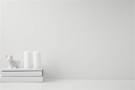 황소와 새해 장식과 촛불의 도자기 인형 공간을 복사하고 모의합니다 0명에 대한 스톡 사진 및 기타 이미지 0명 계절 구