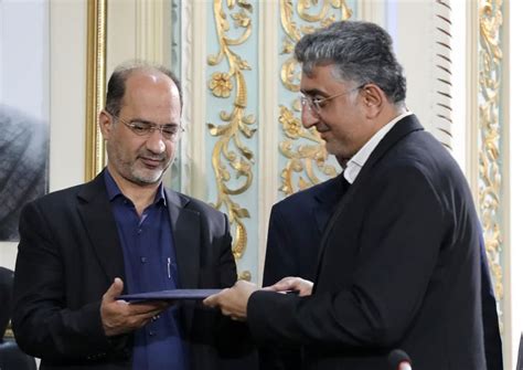 تجلیل فرماندار بندرعباس از مدیران نمونه این شهرستانانتخاب شهردار
